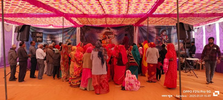 Sandwa; Bhagwat Katha started with Kalash Yatra | सांडवा; कलश यात्रा के ...
