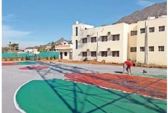 50 disciples built a basketball court in memory of their Guru ...