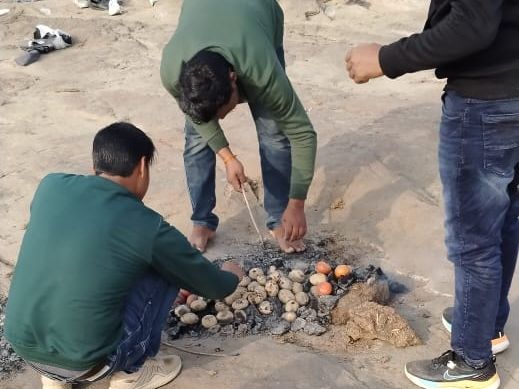 Crowd of tourists at Mukkha waterfall of Ghorawal | घोरावल के मुक्खा जल ...