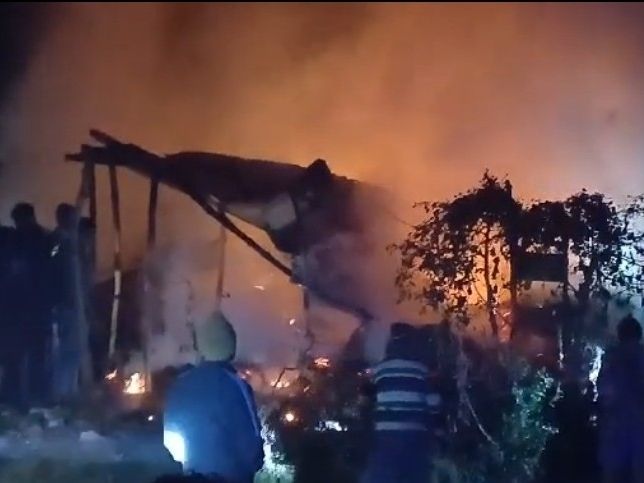 Cylinder burst due to fire in the hut