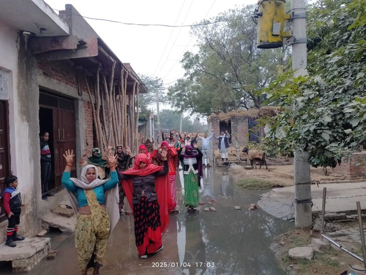Waterlogging problem in Nagla Rate village of Mainpuri | मैनपुरी के ...