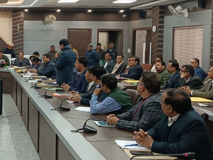 Show cause notice to XEN of Water Corporation in Ayodhya | अयोध्या में ...