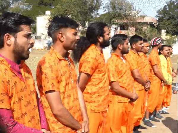Bhopal Cricket Match Video; Dhoti-Kurta | Sanskrit Commentaryatch Video ...