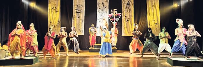 Mahavircharitam shows the stories of Ramayana, 'Napunsak' shows the ...