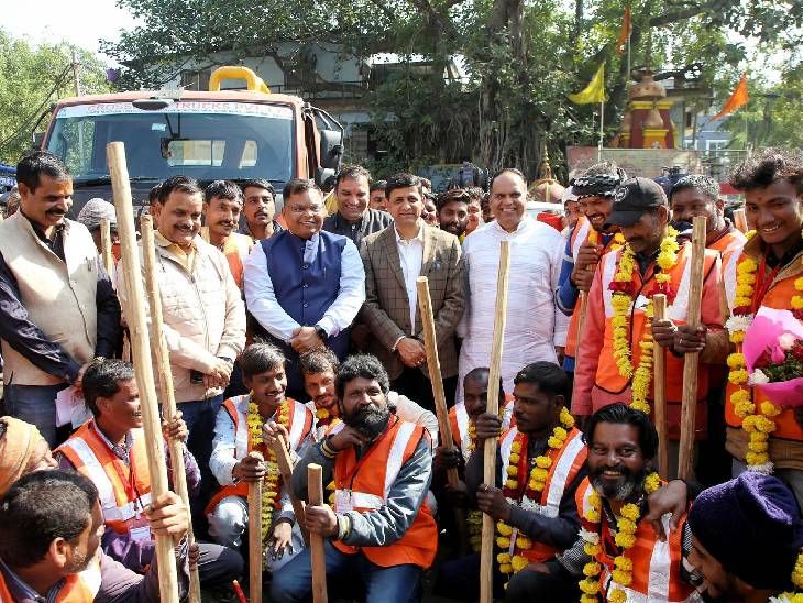 Innovation in Indore's cleanliness drive | इंदाैर में रोज चार वार्डों ...