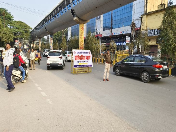 No stoppage for city bus in the middle of Raipur city | रायपुर शहर के ...