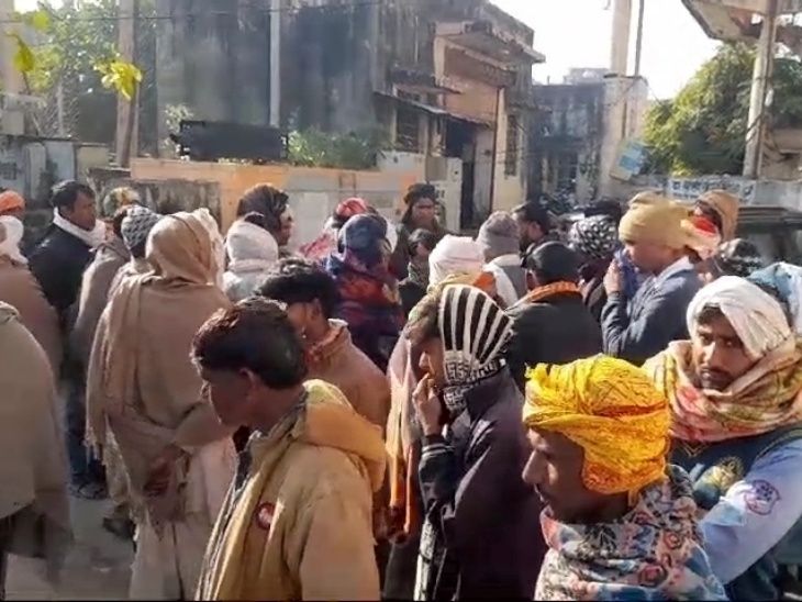 Trailer hit the camel cart from behind, cart driver dead Karauli ...