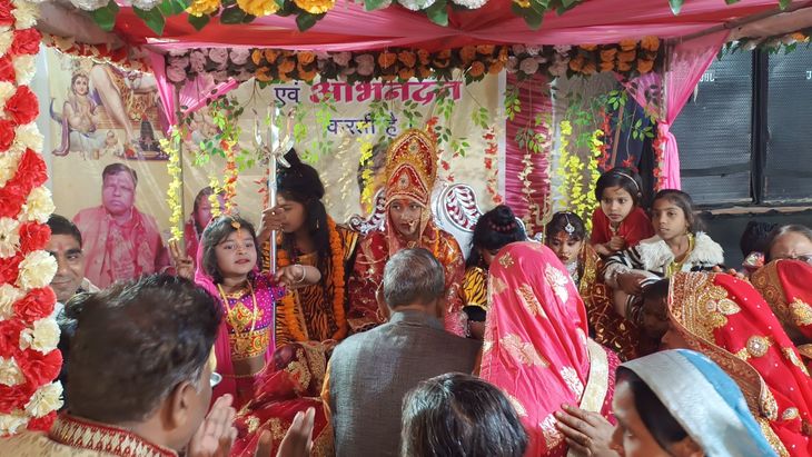 Shiva and Parvati's marriage concluded, devotees danced in the wedding ...