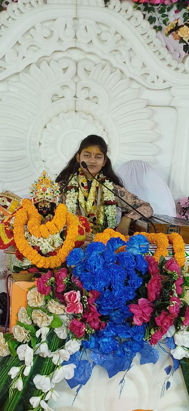 Shri Krishna killed Kansa and freed Devaki and Vasudev from prison ...