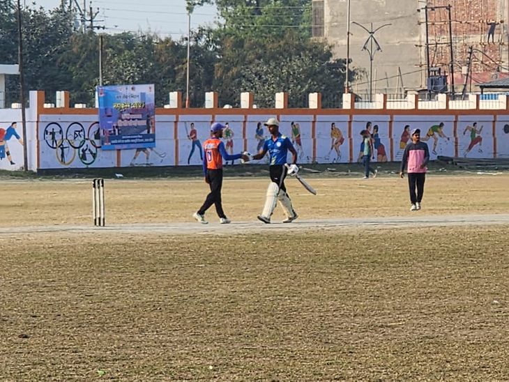 Exciting match in the semi-final of Junior Cricket League