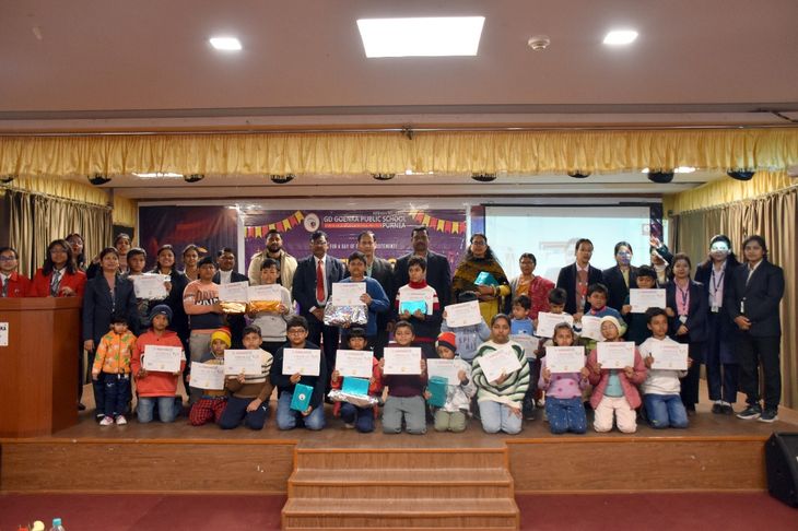 Harshita in ball and bucket, Janmay Mehta in balloon busting, Samrat ...