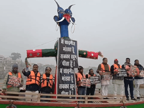 Varanasi News SP buried the 'Chinese Manjha monster' across the Ganges