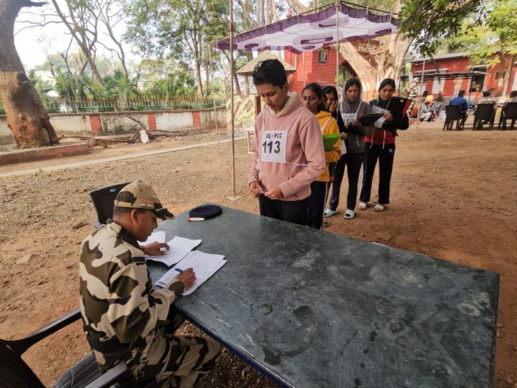 Training of women constables in CISF centre after seven years | सात साल ...