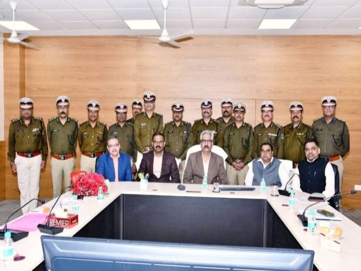Star ceremony of 20 IPS officers in Chhattisgarh | छत्तीसगढ़ में 20 IPS ...