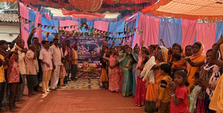 People of Nishad community celebrated the birth anniversary of Guha ...