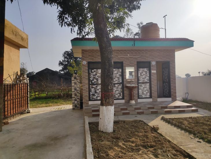 una Amb toilet construction Rigging | अंब में शौचालय निर्माण में धांधली ...