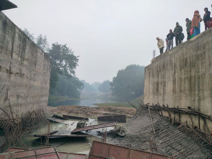 5 pillars are being built on Gadhai river for 5 years | 5 साल से गड़ई ...