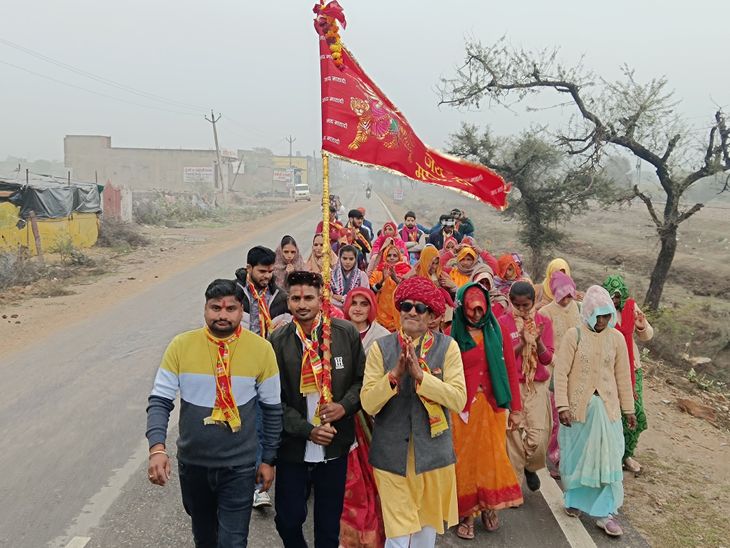 The second padyatra reached Barwada Chauth Mata Mandir from Jatwada ...