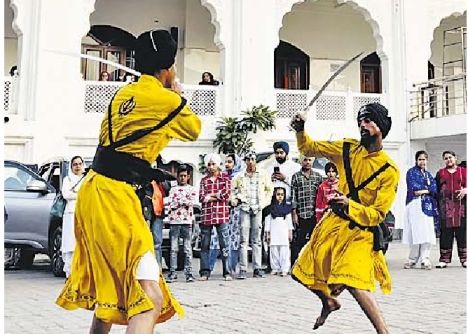 Sikh children showed their skills in Gatka and sword fighting | सिख ...