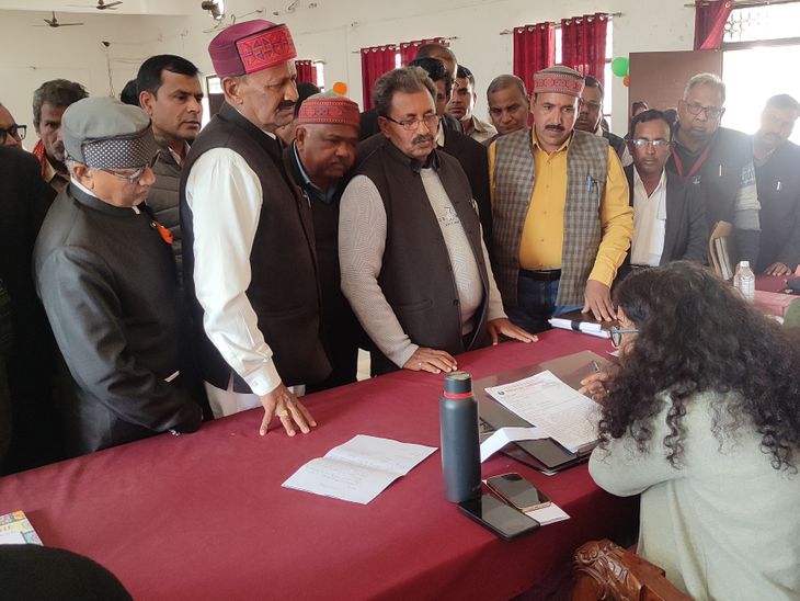 Advocates submitted a memorandum to the CDO in Duddhi | दुद्धी में ...