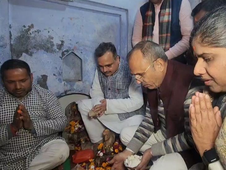 Dr. Pushkar Mishra offered prayers at Kartikeya temple | कार्तिकेय ...