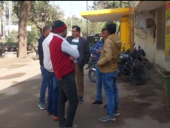 Attack on the vigilance team of the electricity company in Bhind | भिंड में बिजली कंपनी की ...