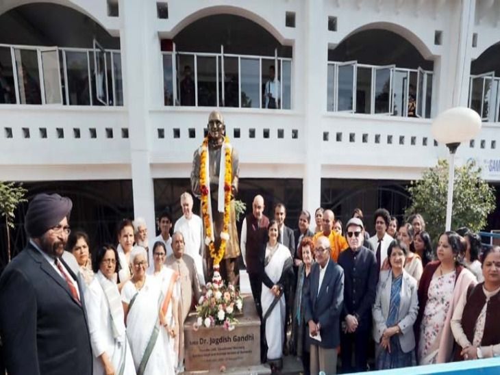 UP - Lucknow - CMS - Founders Dr. Jagdish Gandhi First Death Anniversary - Program on the death ...