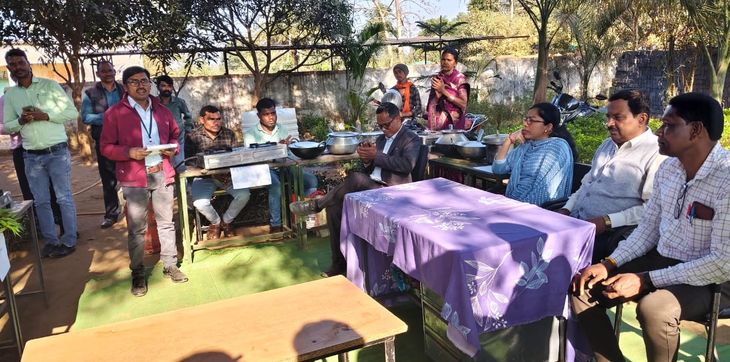 The cook of the cluster center Konde first in the zone level cooking ...