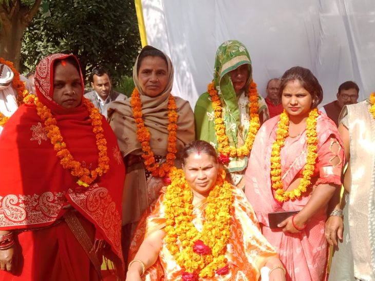 Grand felicitation ceremony in memory of father in Unchahar | ऊंचाहार ...