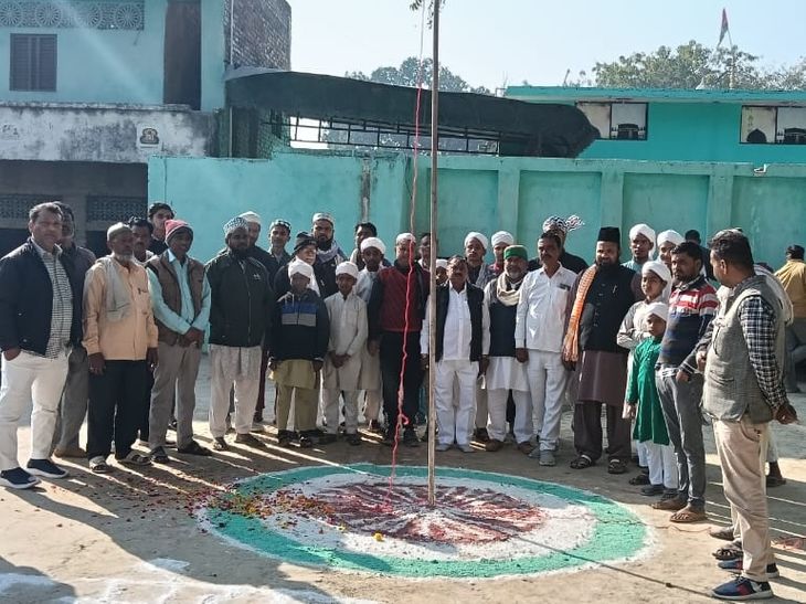 The tricolor was also hoisted in the mosque on Republic Day | उन्नाव ...