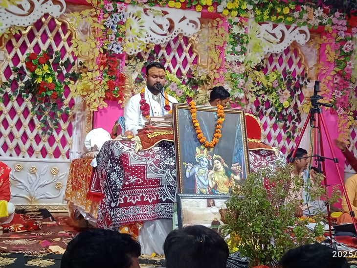 The temple resonated with the child antics of Lord Krishna | भगवान ...