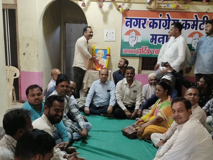 Manawar: Mahatma Gandhi remembered on his 77th death anniversary ...