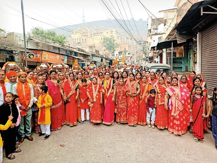 Namdev Chhipa Samaj celebrated the festival by taking out a procession ...