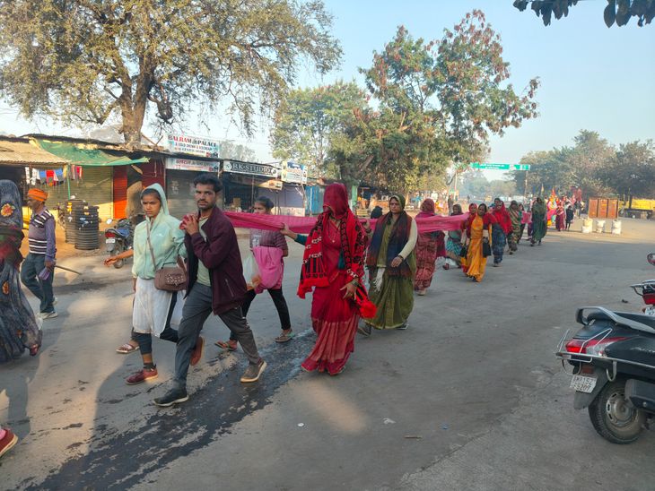 Chunri Yatra started from the city on the occasion of Maa Narmada ...
