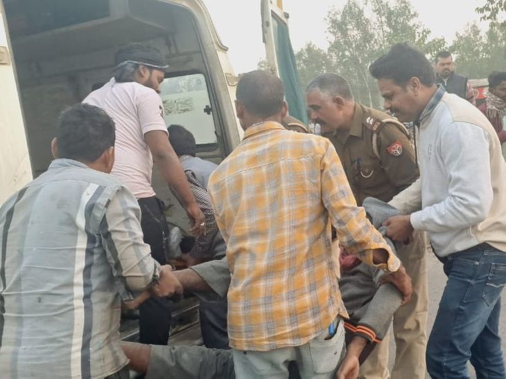 Bike and bicycle collide on Lucknow-Ayodhya highway