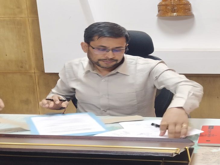udaipurs new district collector ias officer namit mehta joined