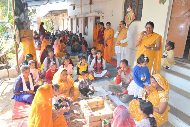 On Vasant Panchami, Vidyarambh Sanskar was conducted with Panchkundiya ...