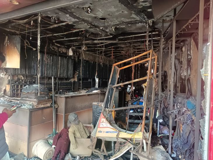 Fire broke out due to short circuit in Sultanpur