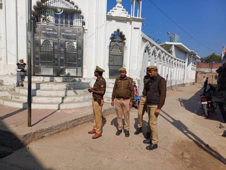 Pihani's new police station in-charge inspected the area | पिहानी के नए ...