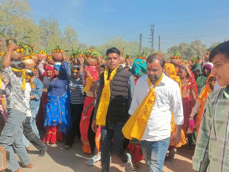 A grand Kalash Yatra was organized for the consecration of the Shiva ...