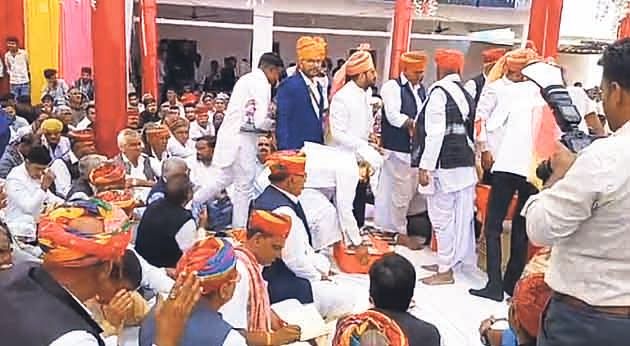 In Fardour, three brothers gave their sister a dowry of three crores