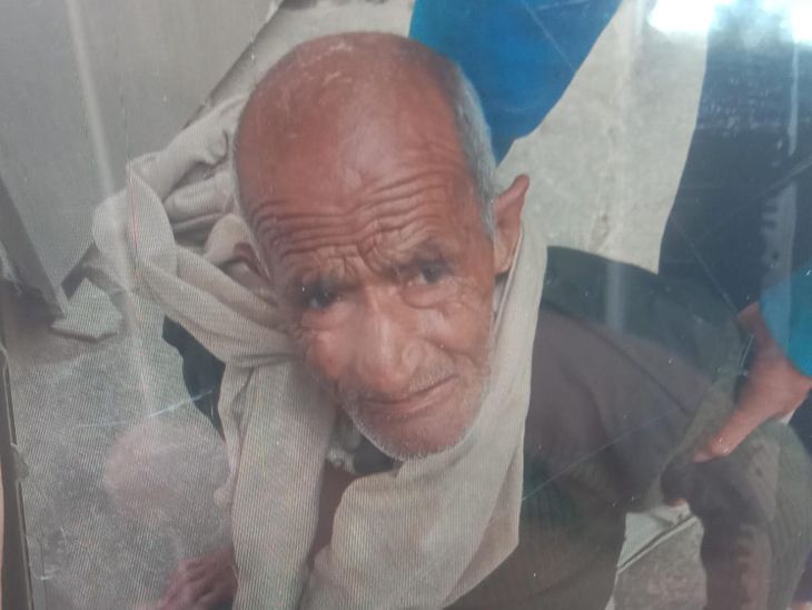 Tractor hits bicycle, old man dies
