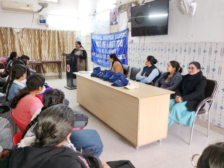 7 day NSS camp inaugurated in Dev Samaj College | देव समाज कॉलेज में 7 ...