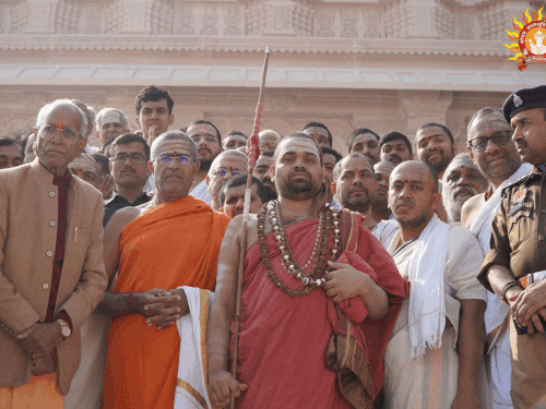 ayodhya.J Jagadguru Shankaracharya Vidhusekhar Bharati of Sringeri Math ...