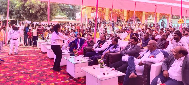 The festival started with the voice of Pooja Chatterjee | पूजा चटर्जी ...