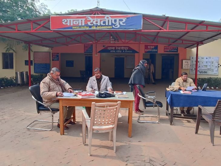 Administration strict in Pradhan by-election in Zamania | जमानियां में ...