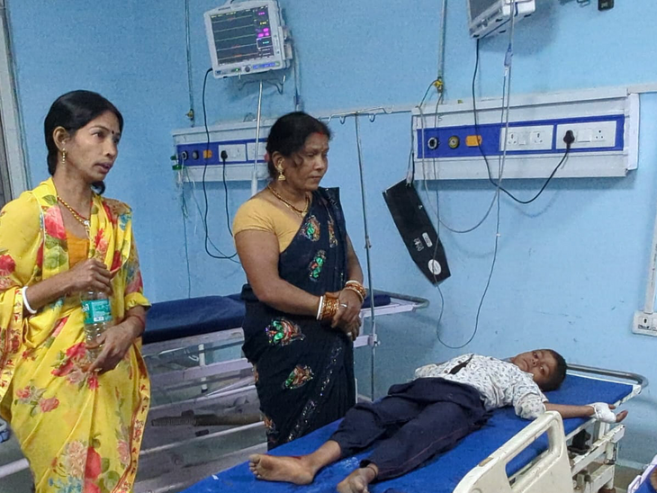 Two brothers injured in a road accident, Muffasil Police Station Area ...