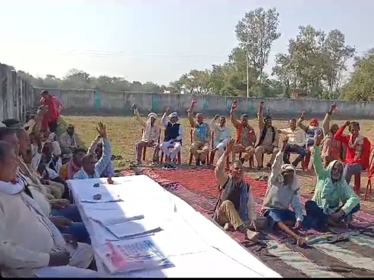 Forest workers are angry over salary and regularization