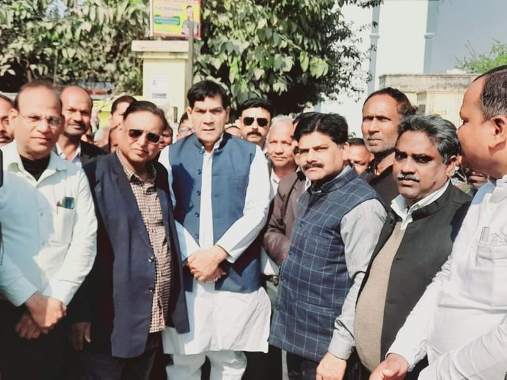 Advocate Bhawan of Muhammadabad Gohna got a big gift