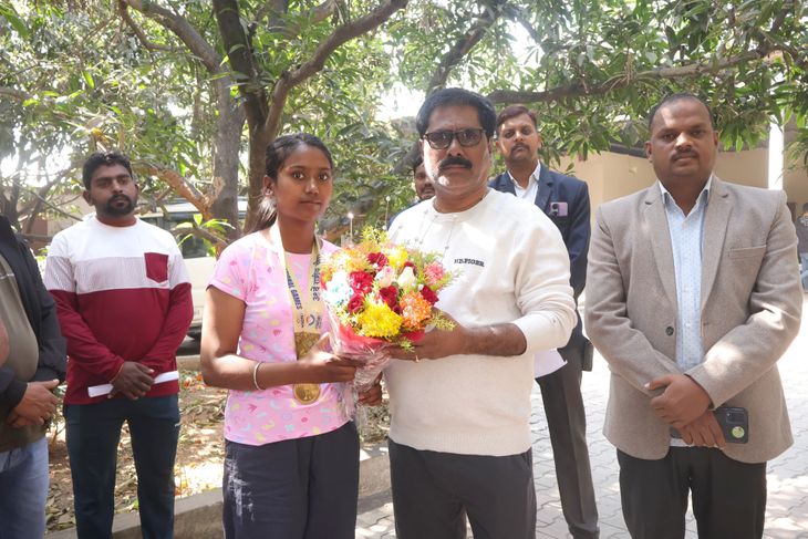 Reshma of Gomia got gold medal in lawn ball competition | गोमिया की ...